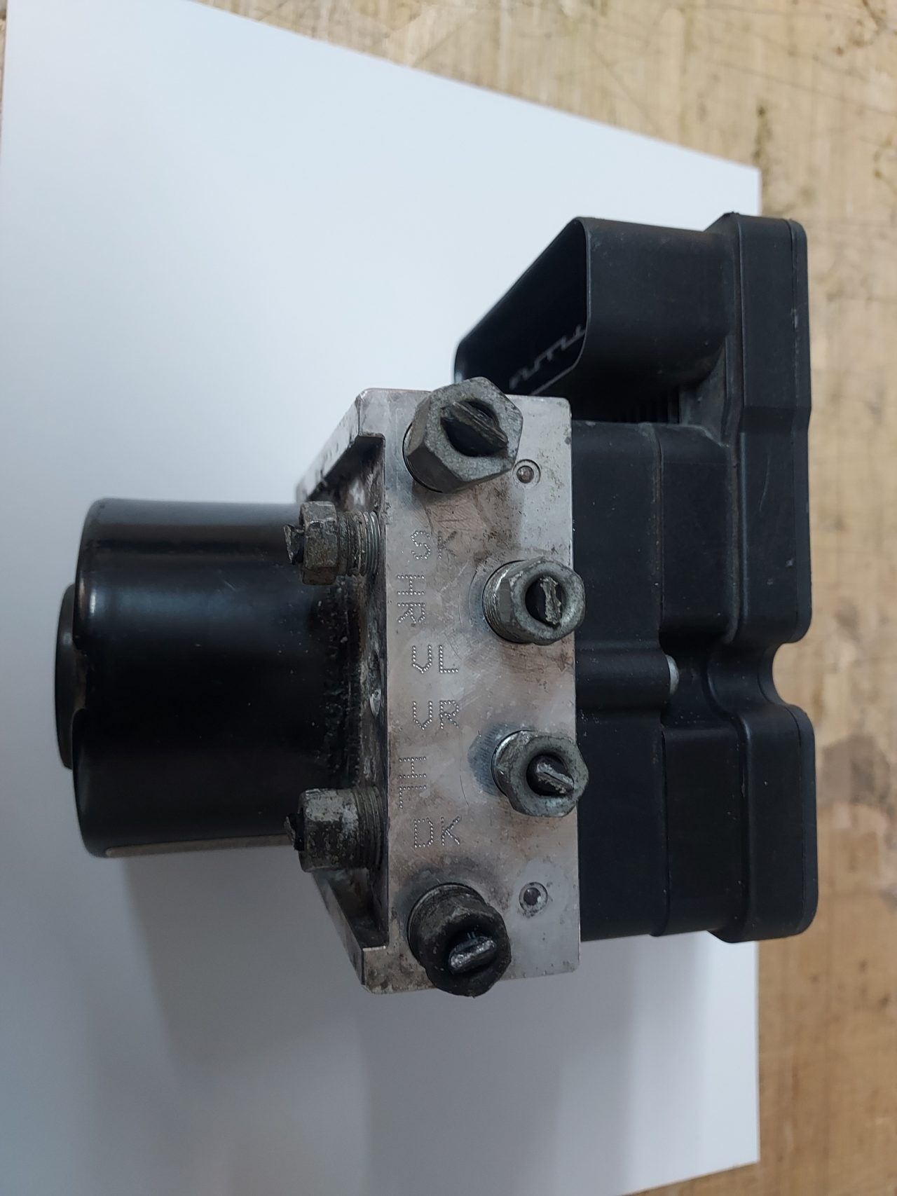 ABS Modulator / Pump Plug Set - 100 Units - Parts Labelling Solutions