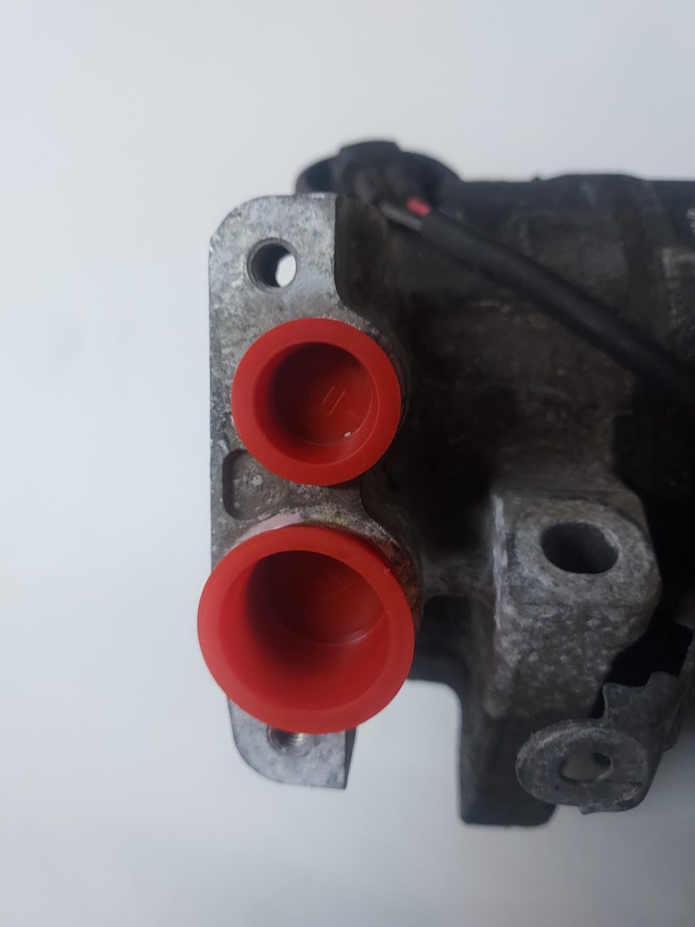 Air Con Pump Plug Set for 100 Aircon Pumps - Parts Labelling Solutions